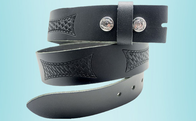 Gürtel mit Ziernieten, Prägung oder Flechtung | Buckle.de